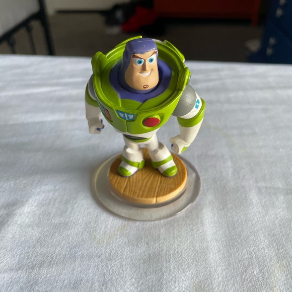Disney | Toys | Space Ranger Action Figure Green White And Purple Buzz ...